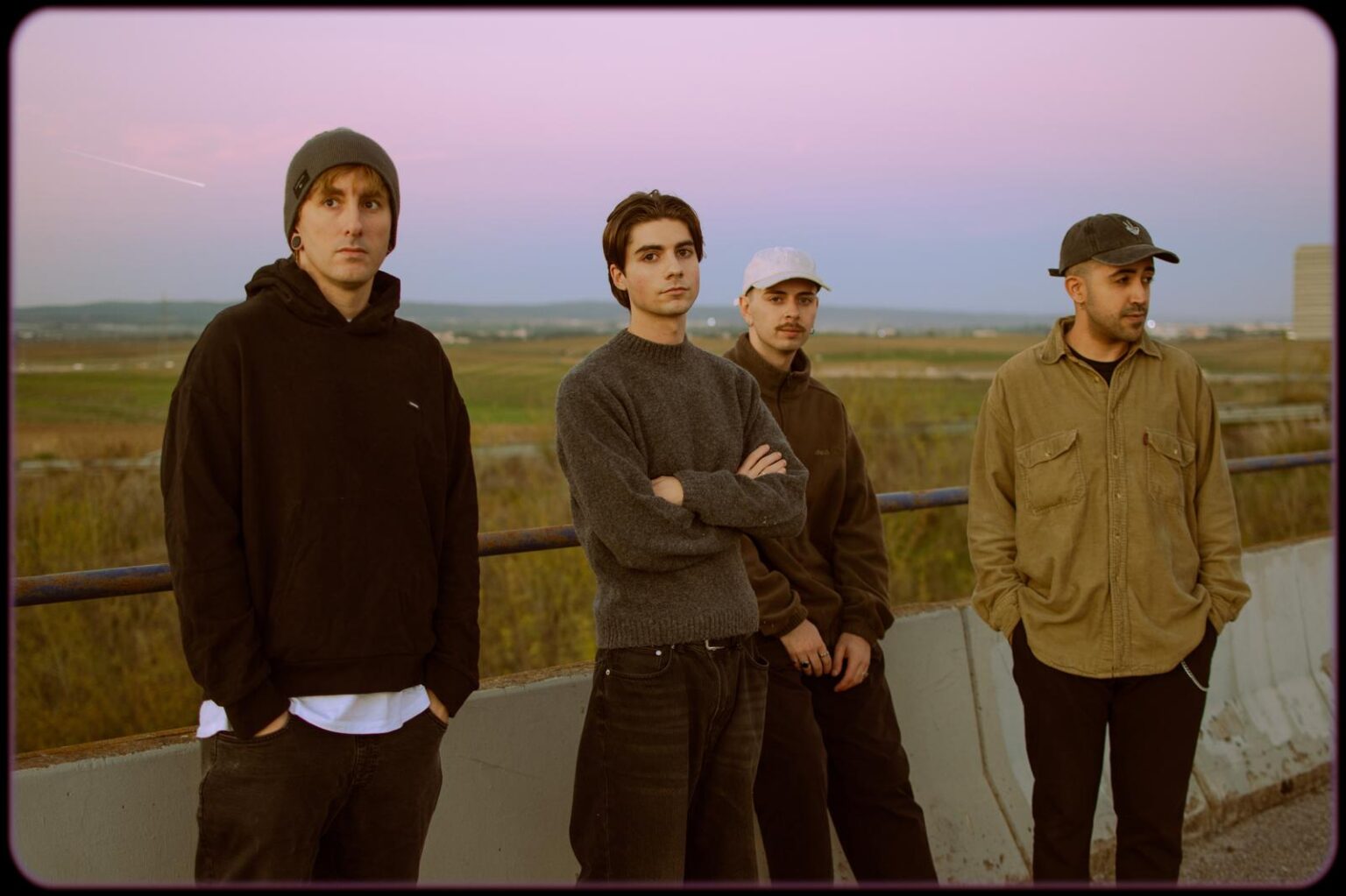 Roaming In My Head lanza "Santuario", Pop Punk de Sevilla - Tropical ...